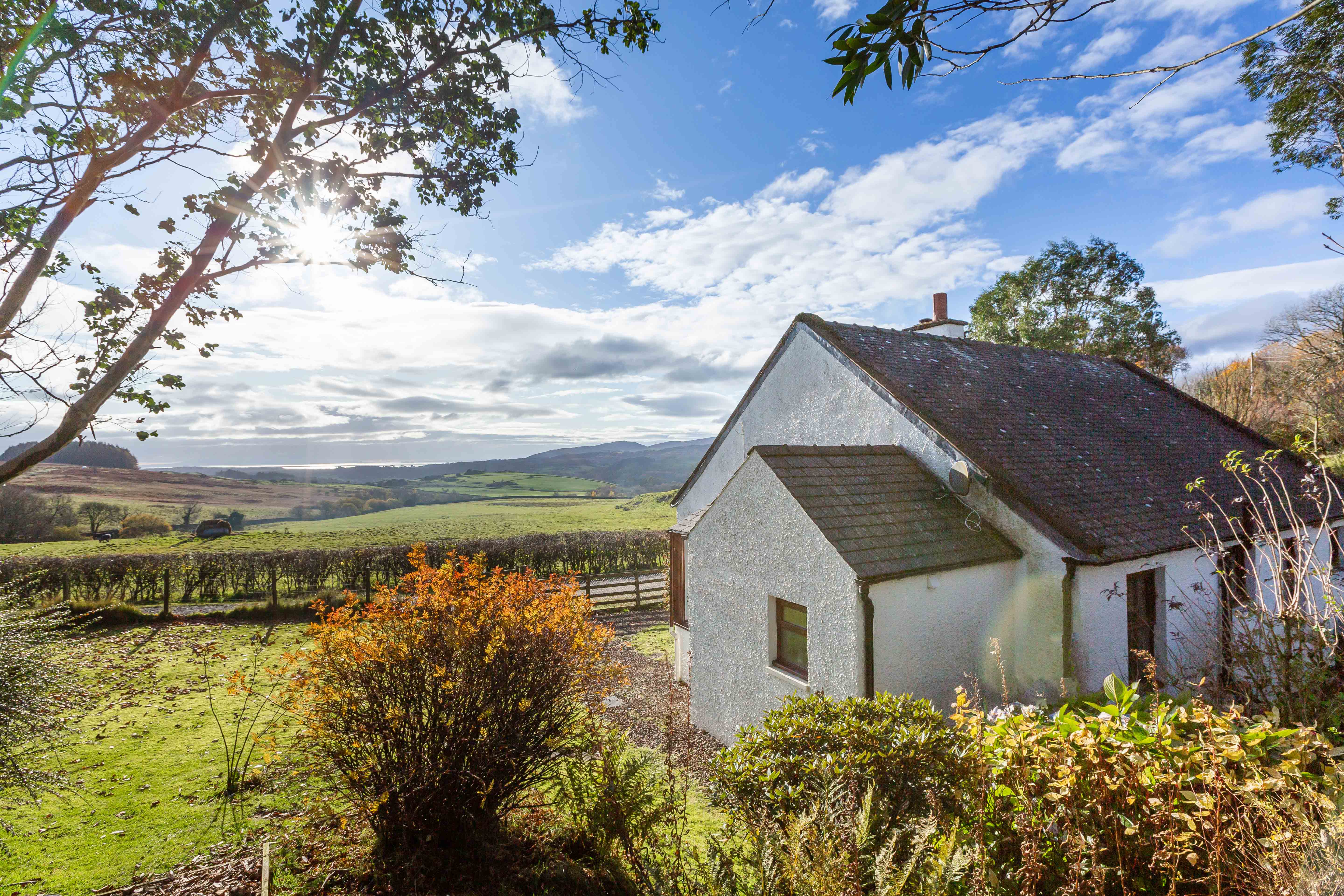 Dog friendly cottages in Scotland with enclosed garden - Discover Scotland